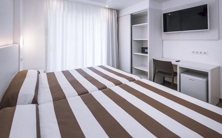 HOTEL OASIS PARK SPLASH | Calella de la Costa, Barcelona (Spain)