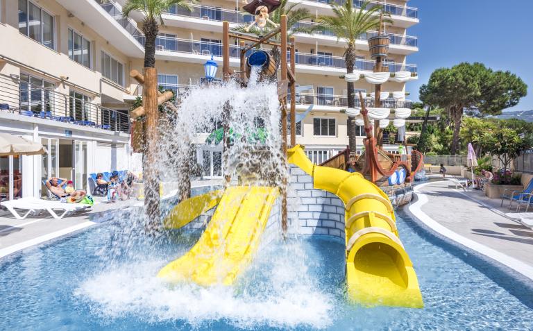 HOTEL OASIS PARK SPLASH | Calella de la Costa, Barcelona