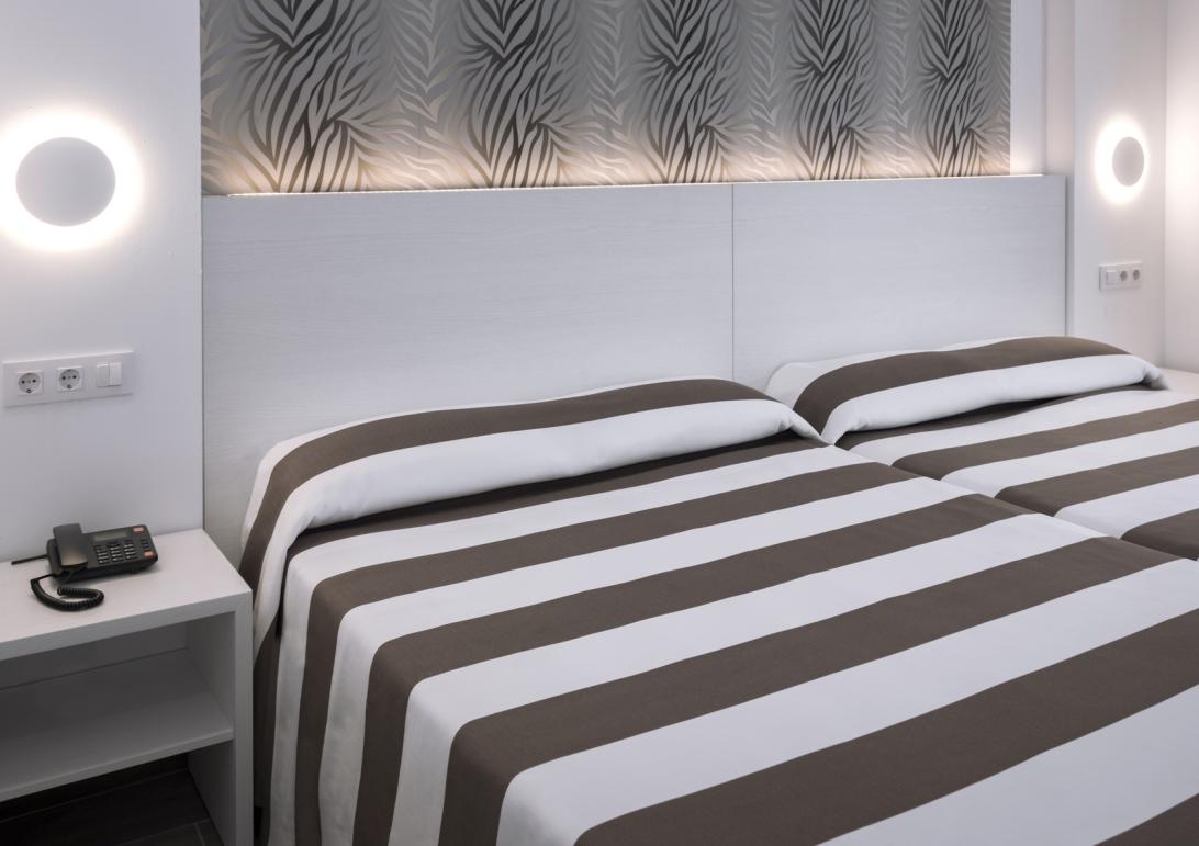 Rooms at Hotel Oasis Park Splash | Calella de la Costa, Spain