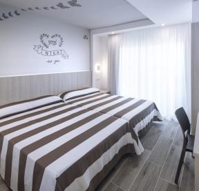 HOTEL OASIS PARK SPLASH | Calella de la Costa, Barcelona