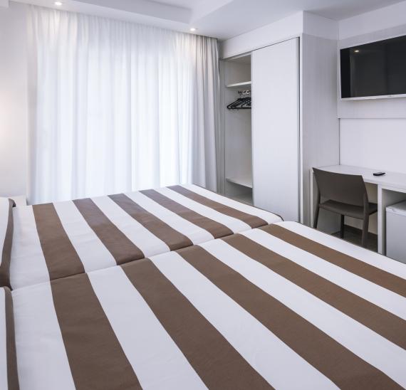 HOTEL OASIS PARK SPLASH | Calella de la Costa, Barcelona (Spain)